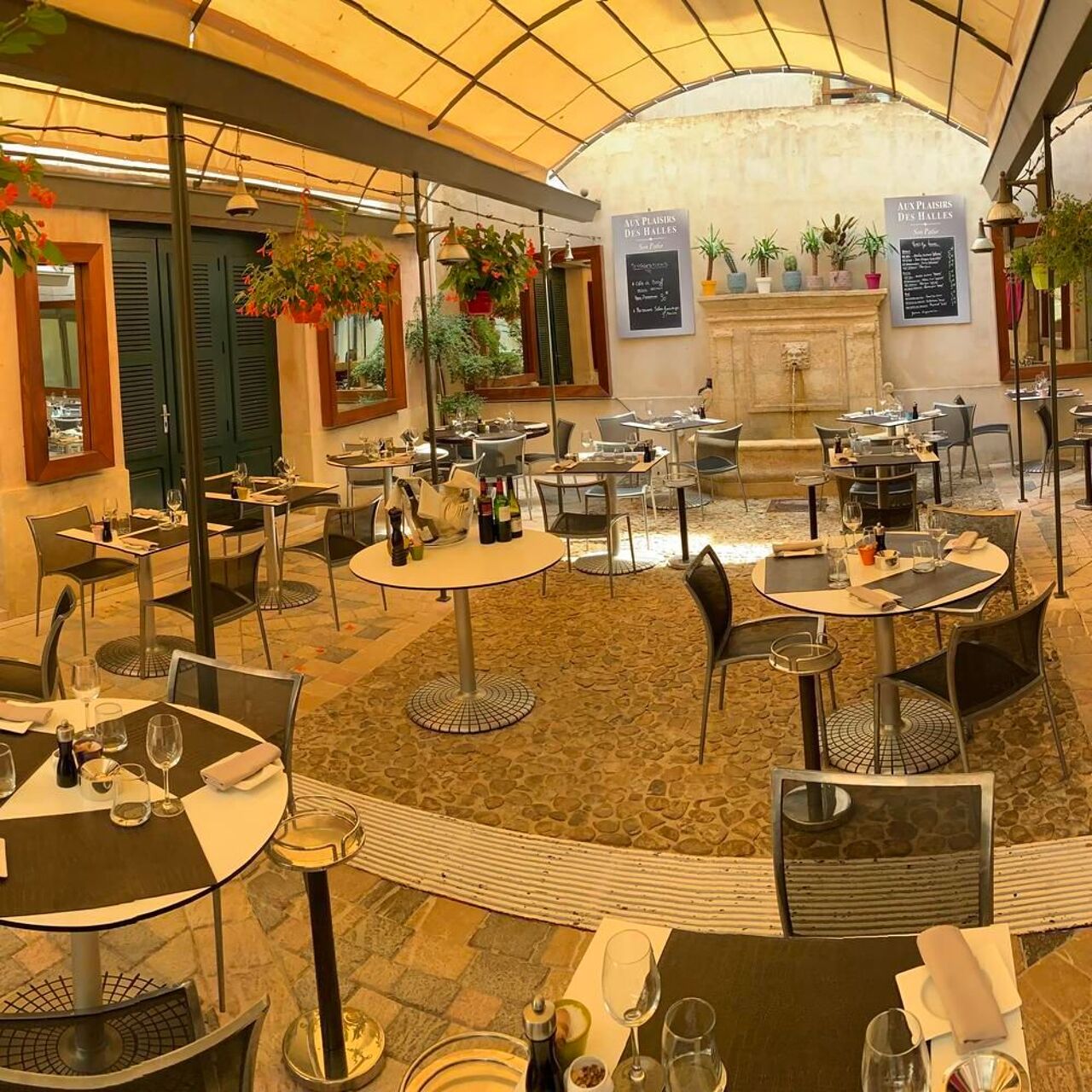 Restaurants Nîmes - ViaMichelin